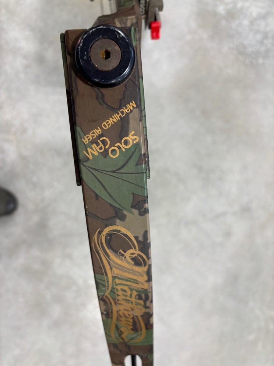 Logo Solocam Mimetico Mathews Mathews Bows Logo Vector (.Ai .PNG