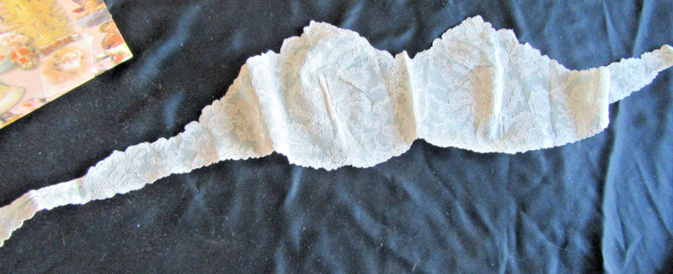 Large Vintage Lot Of Antique Laces, Trims, Clothing Remnants - Lace ...