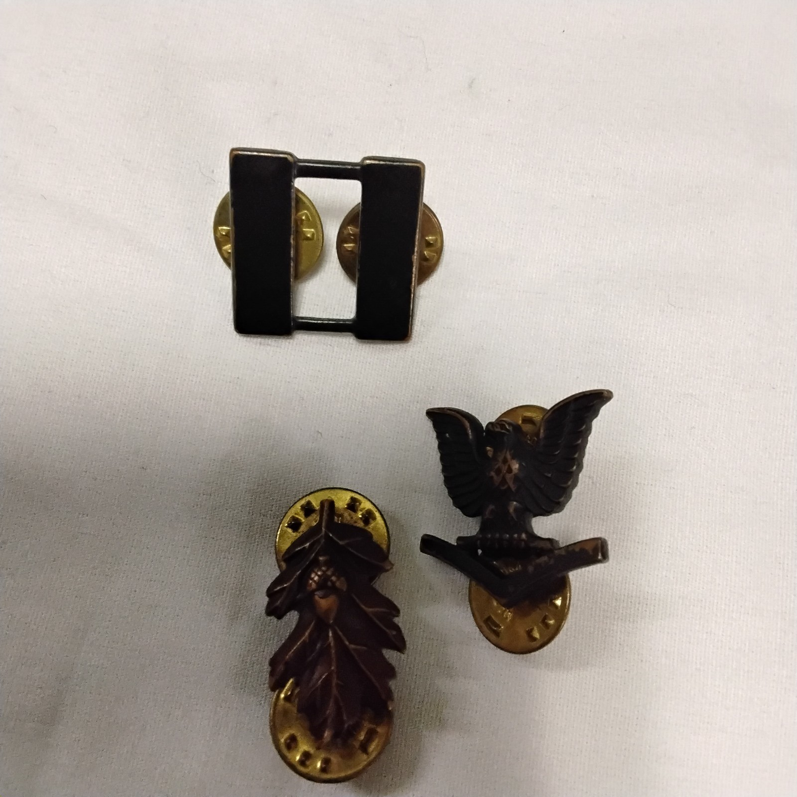 Lot of 3 U.S. Military Rank Insignia – Subdued Captain Bars, Bronze Oak ...