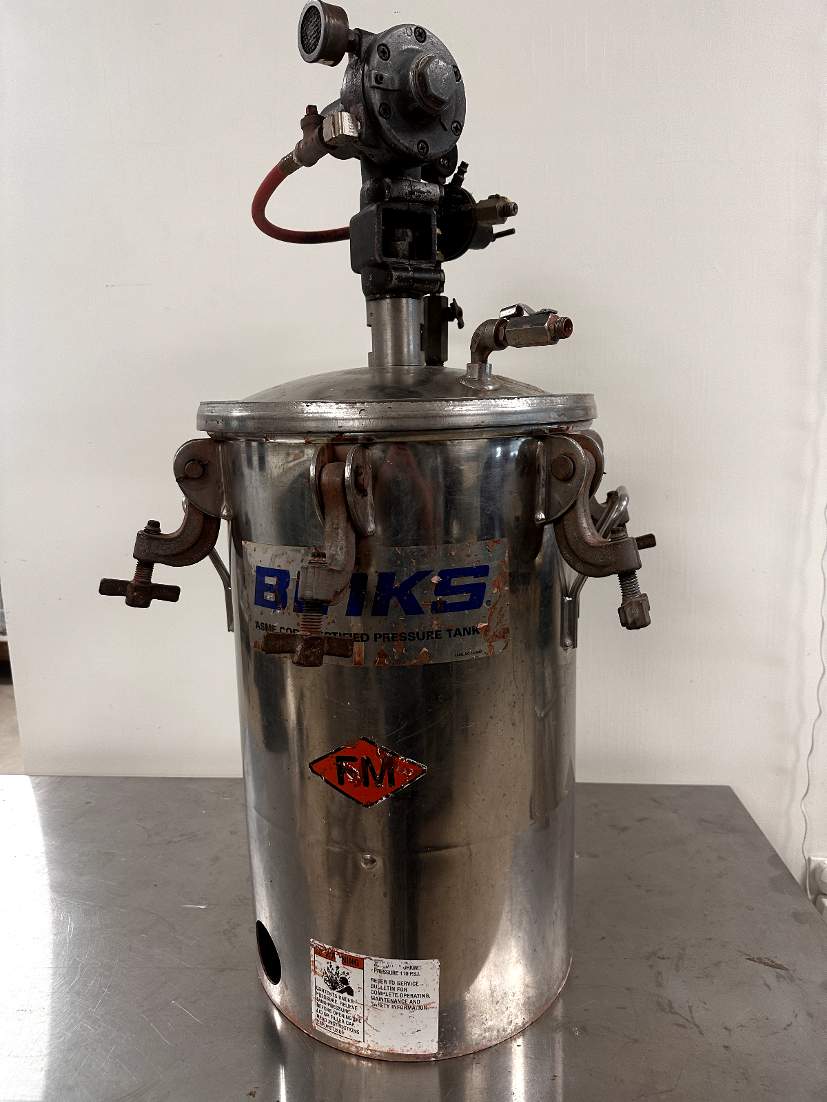 Binks 10 Gallon Stain. Steel Pressure Pot, Gear Red. Agitation, Single ...