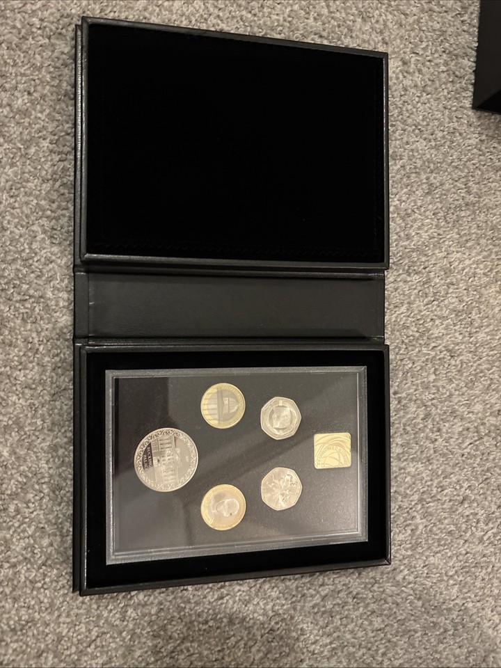 The Royal Mint Collectors Coin Album With Selection Of Collectible ...