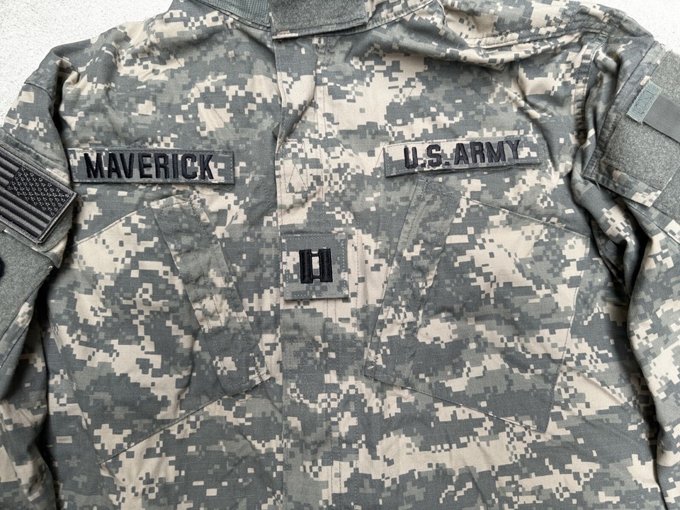 US Army UCP ACU Jacket Shirt M 6 Patches Captain Maverick 21st Cavalry ...
