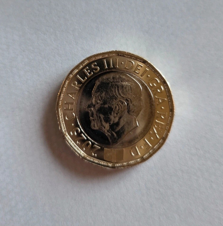 Brand New Uncirculated 2025 King Charles Bee £1 Coin From Sealed Bag ...
