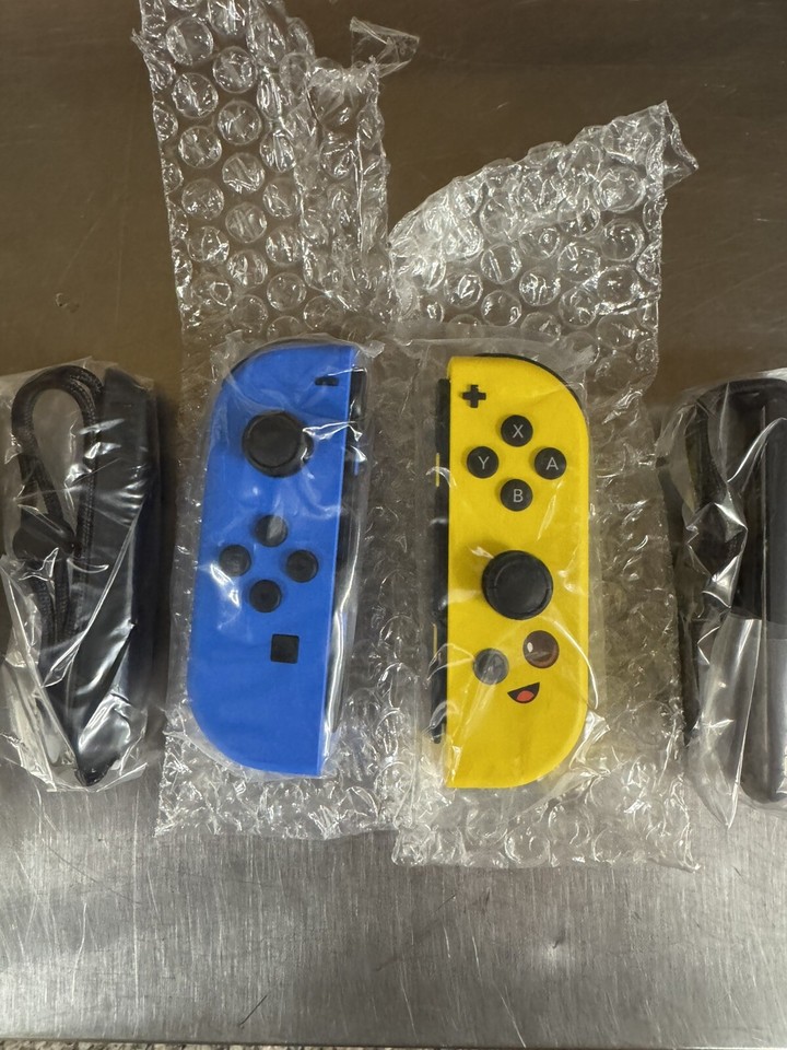 Nintendo Switch - Fortnite Joy-Con (L)/(R) Set NO CODE Yellow Blue ...