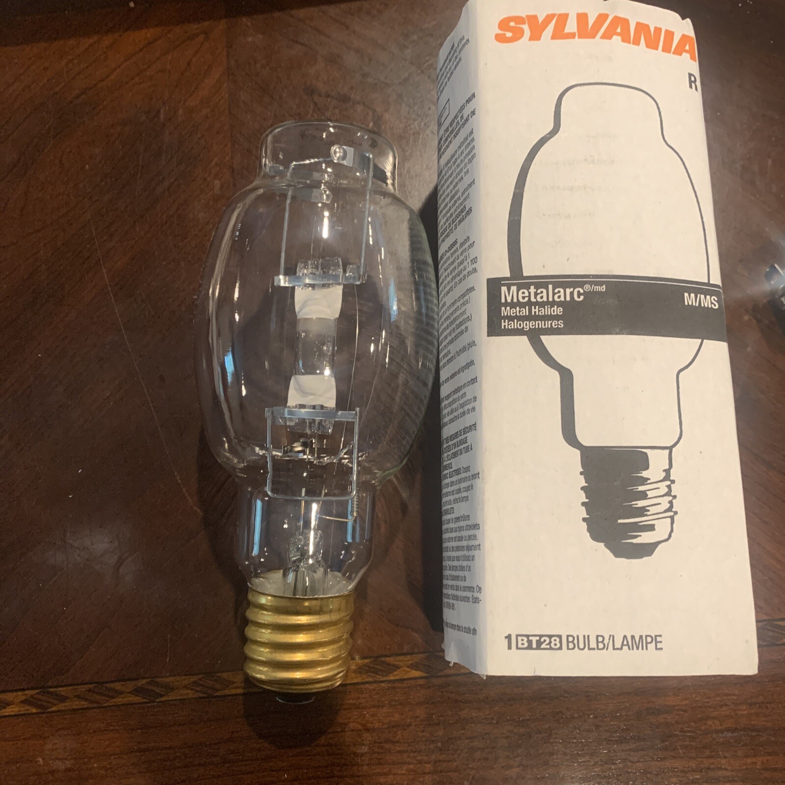 Sylvania is 175 watt Metalarc Metal Halide Halogenures M/MS BT28 Lamps ...