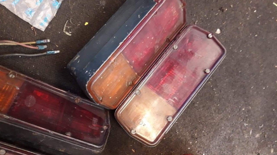 2x Defender Series Landrover Ex MOD RARE nato bw Rear Light Cluster ...