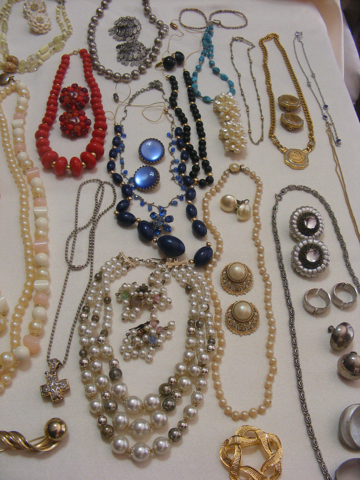 Vintage Jewelry Lot 30 Necklaces 37 Sets Earrings Brooches #G 6 lbs | eBay