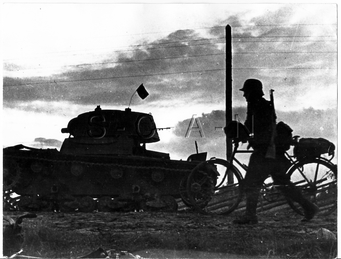 WWII Russian Panzer- OT 130 Flamethrower Tank- Large (9.5 x 7.0 ...