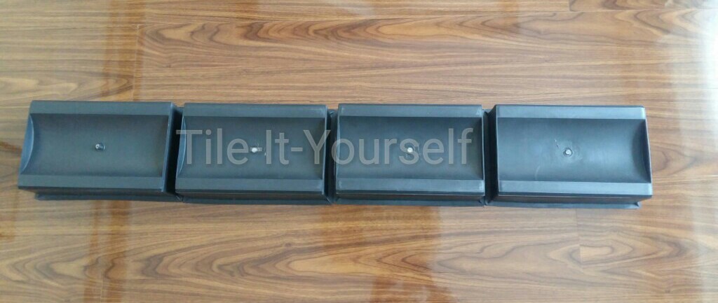 *SET OF 4*PLASTIC RAIN DRAINAGE CHANNEL CONCRETE PAVING MOULD SLAB ...