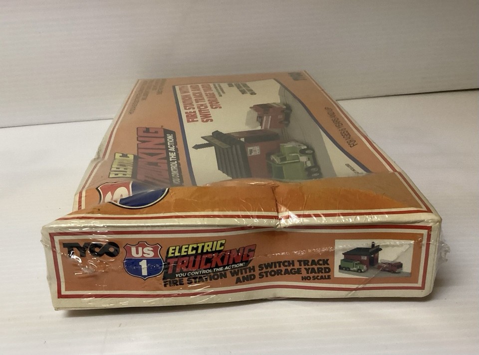 TYCO US-1 ELECTRIC TRUCKING 1983 Fire Station Switch Track & Yard ...