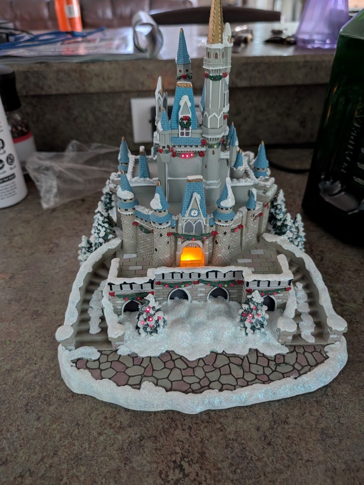 Disney Village WDW Light-Up Cinderella Castle w Tinkerbell BRAND NEW IN ...