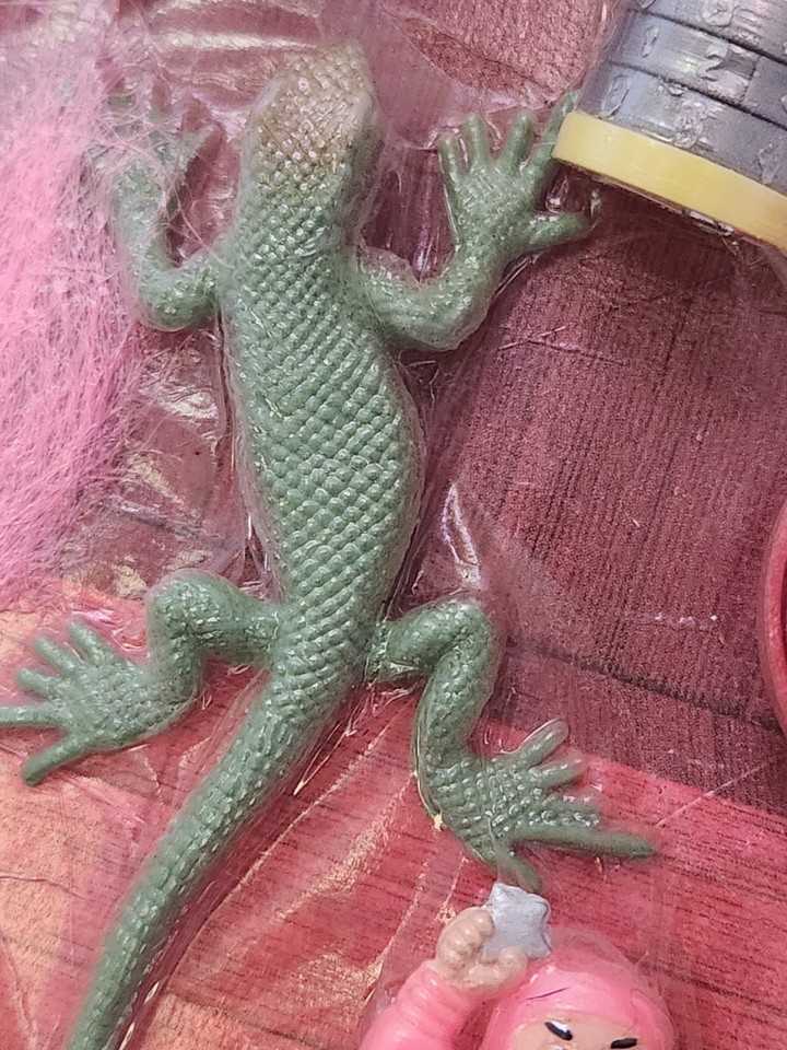 2 Vtg "The Toy Box" Vending Machine Display Cards Mini Toys Trolls 1999 ...