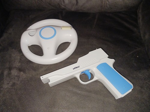 Lot Of Nintendo Wii Accessories Nyko Perfect Shot & Steering Wheel | eBay