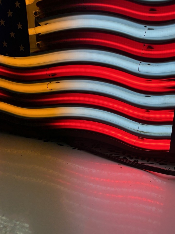 Fallon Neon United States Flag USA SIGN NEON AMERICAN FLAG WALL HANGING ...