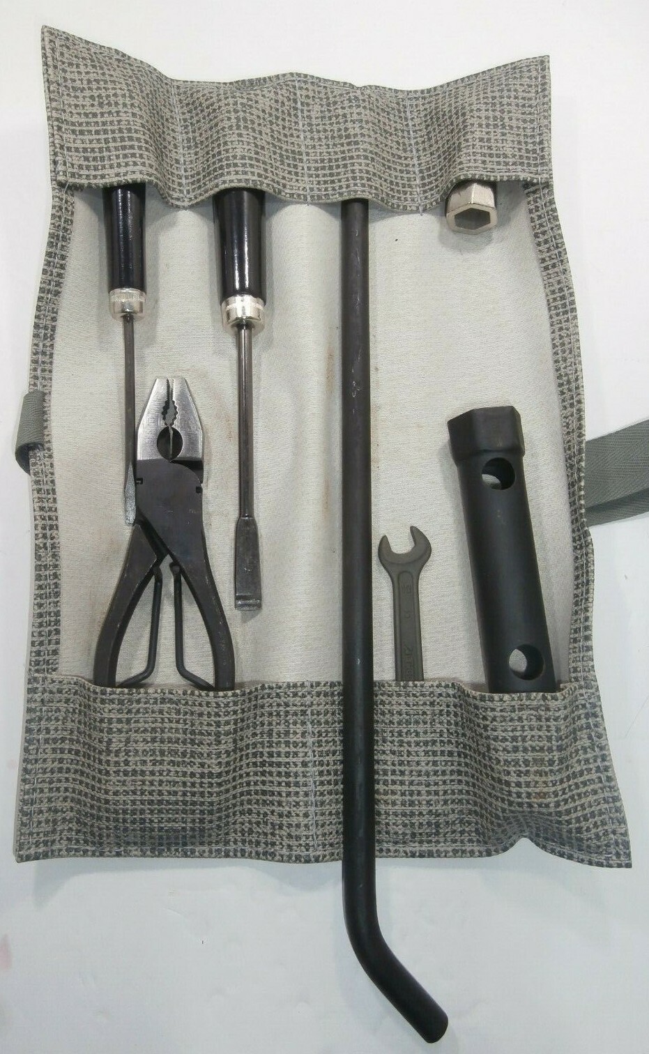 VOLKSWAGEN 8 PIECE TOOL KIT W/ GREY / GREEN BAG | eBay