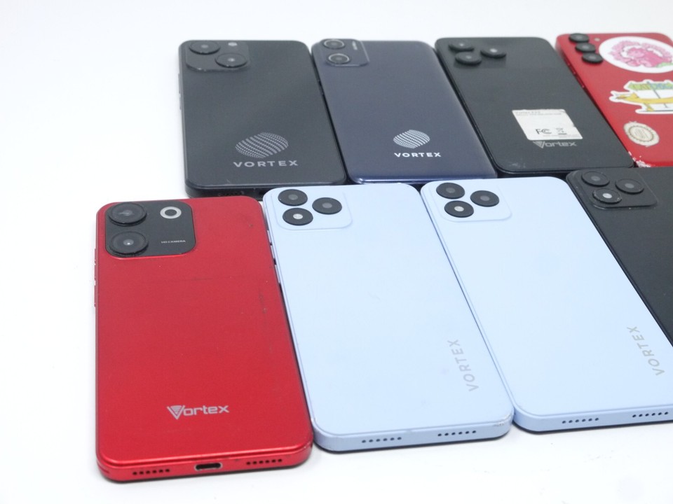Lot of 9 Modern Vortex Brand Smartphones - For Parts & Cracked - J24 ...