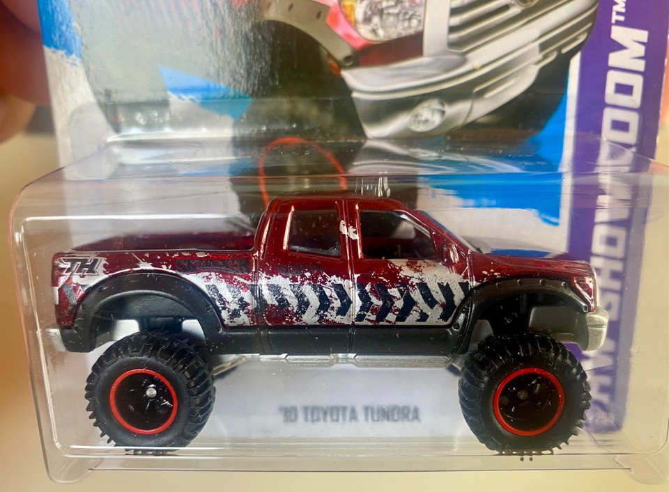 Hot Wheels 2013 Super Treasure Hunt '10 Toyota Tundra *case fresh!* | eBay