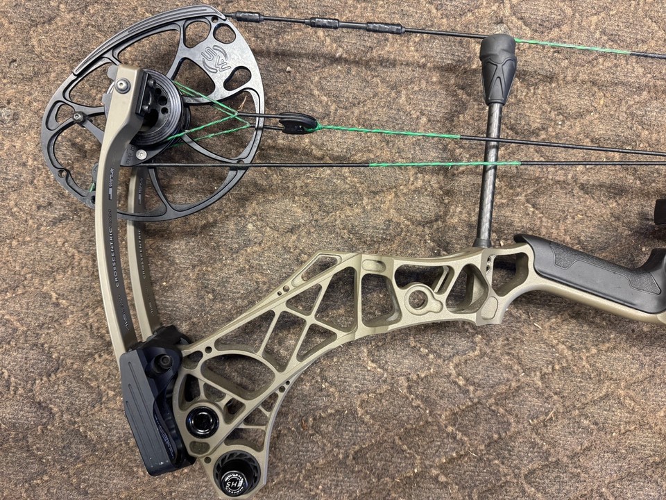 Mathews VXR 31.5 BOW 29" DRAW RH 60# W/ REDLINE SIGHT VAPOR TRAIL REST ...