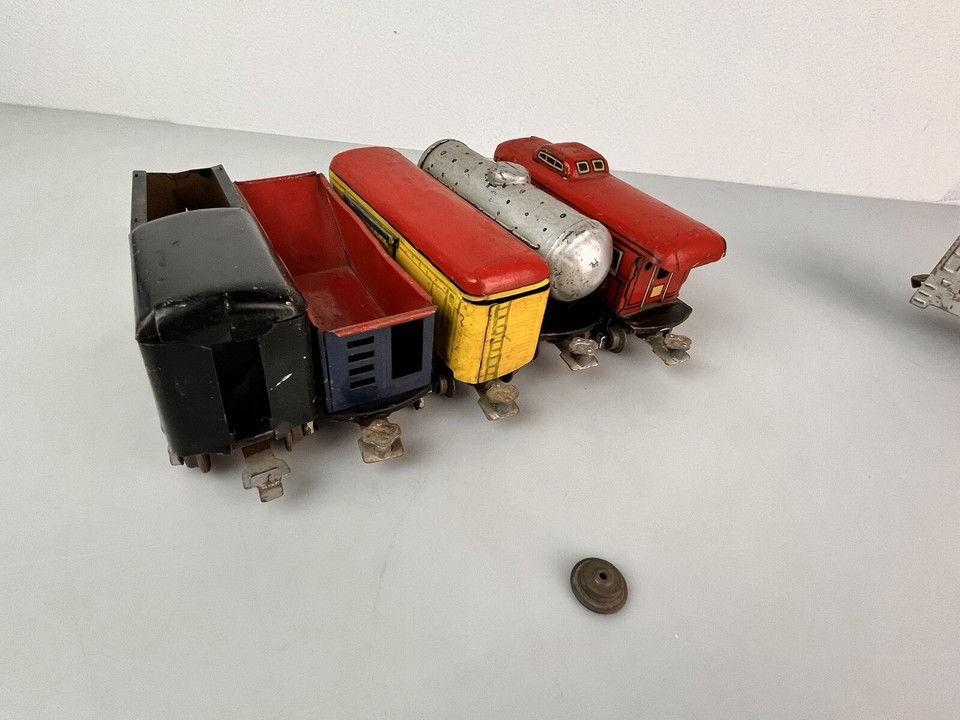 Marx Electric Steam Locomotive 3000 & 5 Tin Cars | eBay