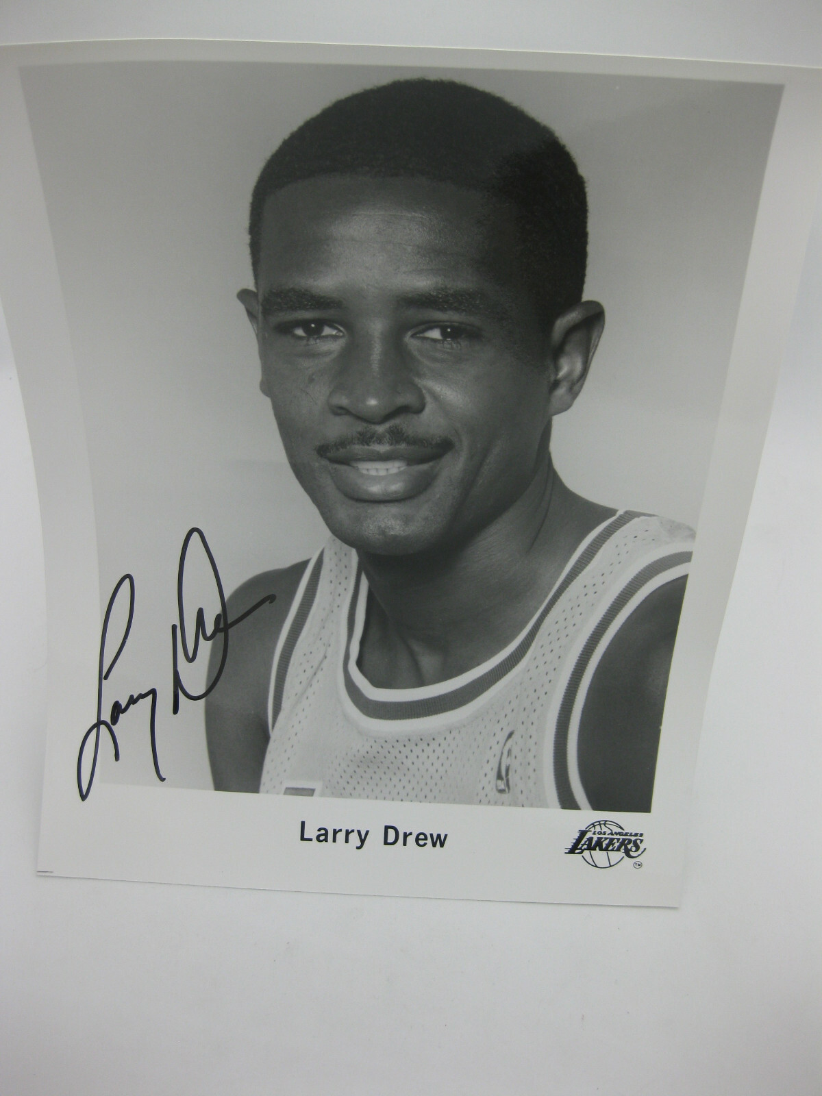 Larry Drew autographed picture 8.5 x 11 b&w photo Los Angeles Lakers ...