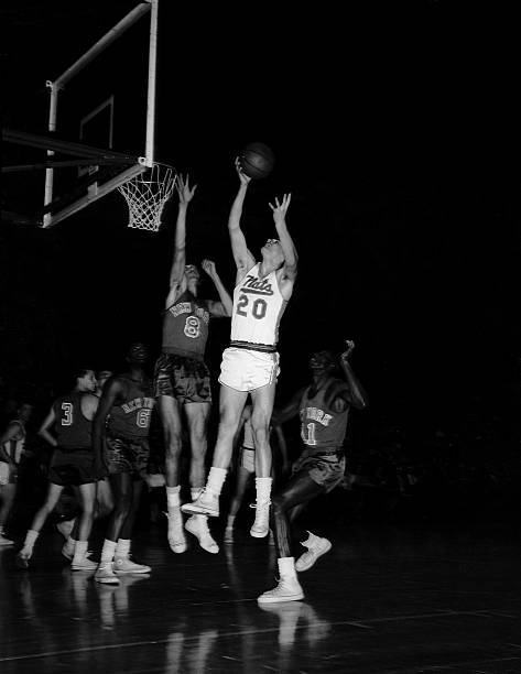 Dave Gambee Of The Syracuse Nationals Shoots 1960S Old Basketball Photo ...