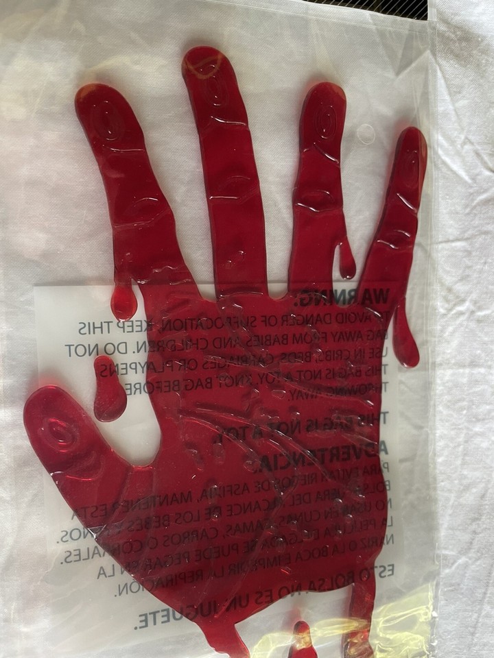NEW HALLOWEEN 7 LIfesize pc Red Bloody Hands Window Gel Clings ...