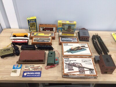 Vintage Tyco Chattanooga HO Scale Train Set, Cars, Track, Buildings ...