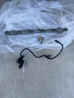 Lexus IS300 SC300 GS300 Supra MKIV MK4 2JZGE 2JZ VVTi OEM fuel rail fpr ...