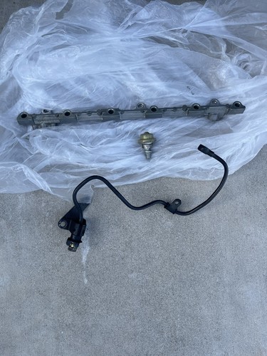 Lexus IS300 SC300 GS300 Supra MKIV MK4 2JZGE 2JZ VVTi OEM fuel rail fpr ...