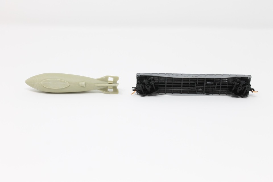 Micro Trains Special Run 07-136 N Scale Flatcar w/ Sub US Navy USN 3330 ...