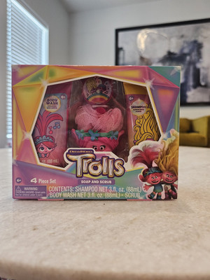 Dreamworks Trolls Band Together 4 Piece Bath Scrubby, Hook, Shampoo ...