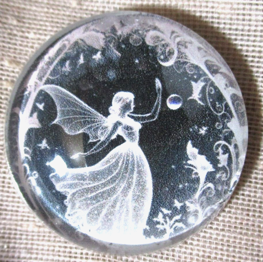 GLASS PIC BUTTON "FAIRIES IN BUBBLES" PRETTY FAIRY #3 IN BUBBLE W ...