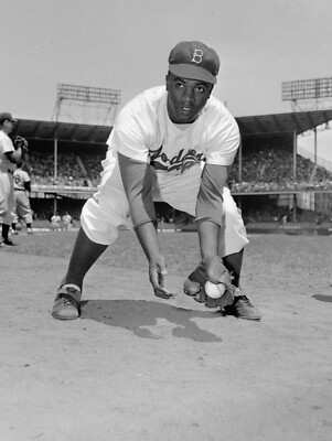 AWESOME HALL OF FAME LEGEND JACKIE ROBINSON ALL TIME DODGERS GREAT 8x10 ...