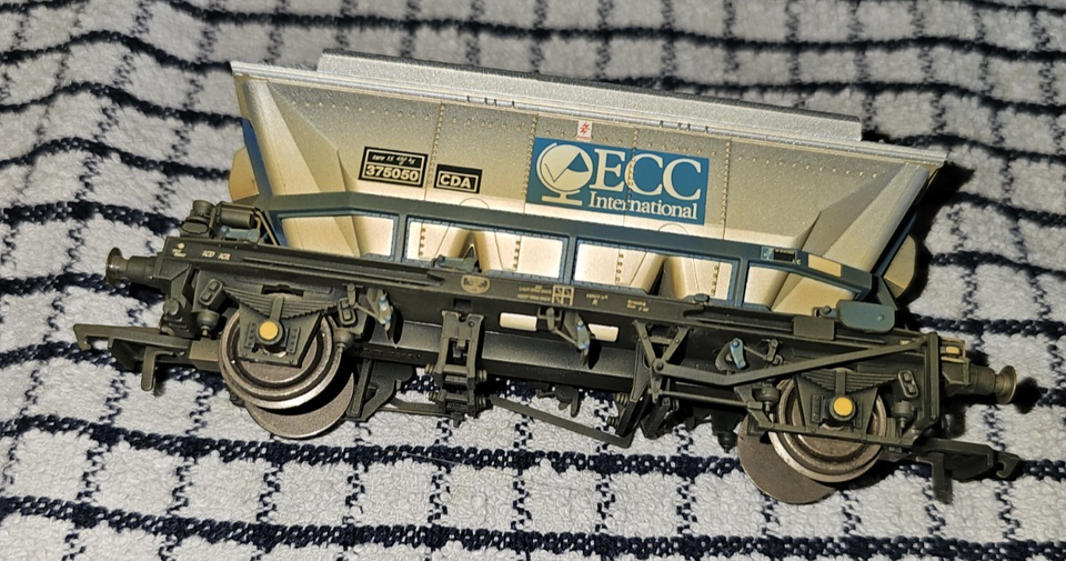 HORNBY R6223 2 Axle China Clay Hopper x3 Weathered Logo ECC ...