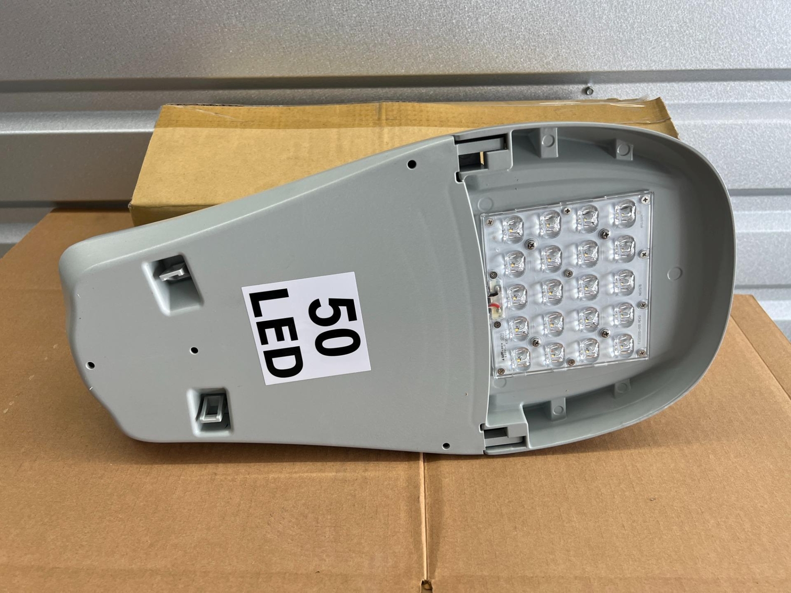 Leotek GCJ1-20H-MV-NW-2R-GY-700-PCR7-DALI-WL, GreenCobra Street Light ...