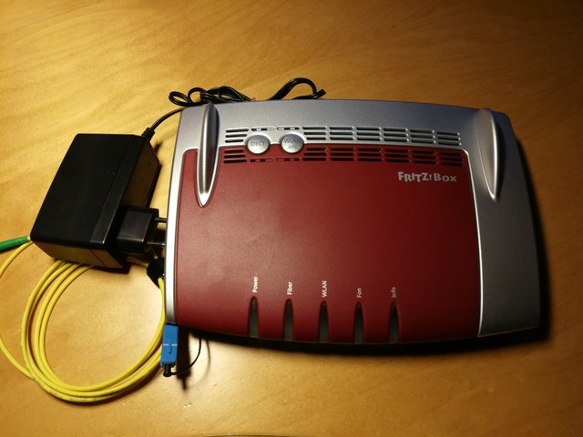 AVM FRITZ!Box 5490 Glasfaser WLAN Mesh Router (20002747) online kaufen ...