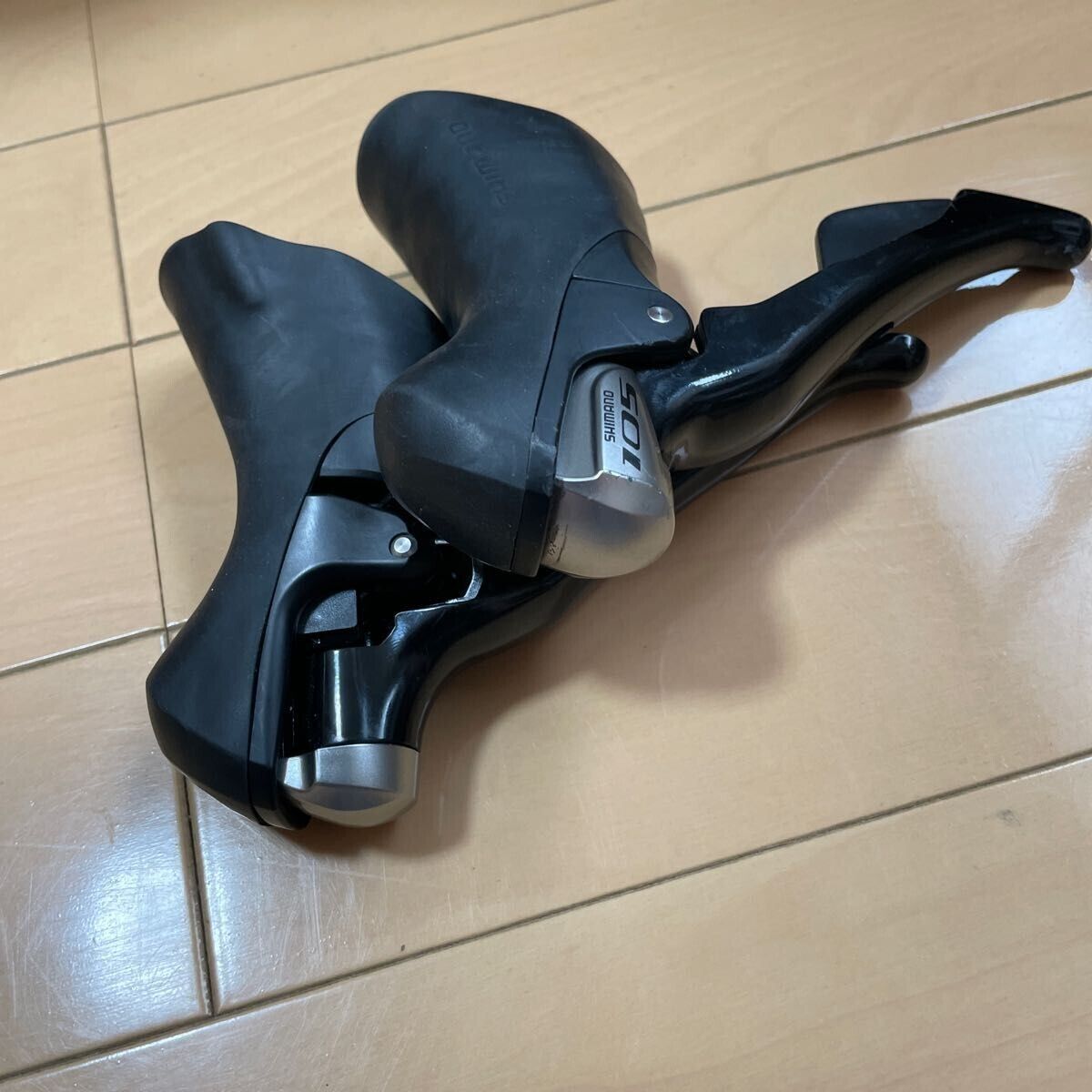 Used Shimano 105 St-5800 2x11-speed Double STI Shifter Lever Used Shimano 105 St-5800 2x11-speed Double STI Shifter Lever