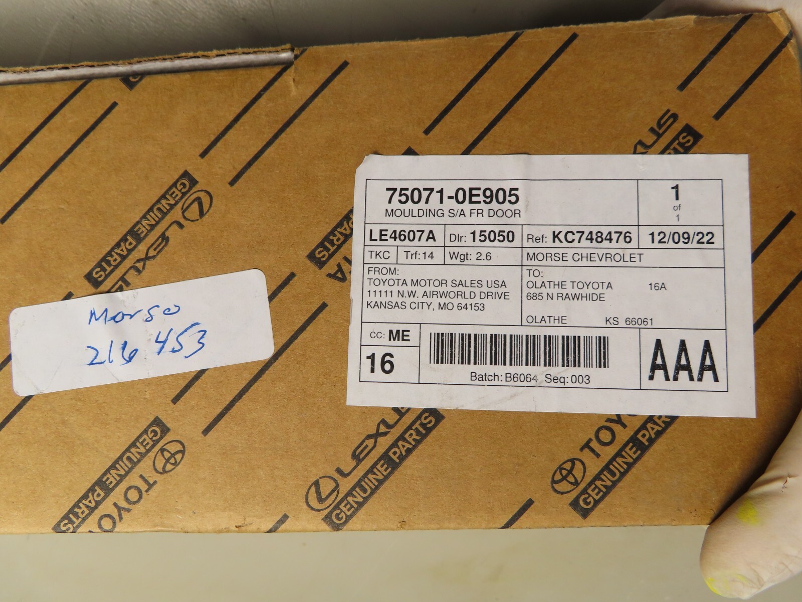 2015-2019 TOYOTA HIGHLANDER FRONT RIGHT LOWER DOOR MOLDING OEM 75071 ...