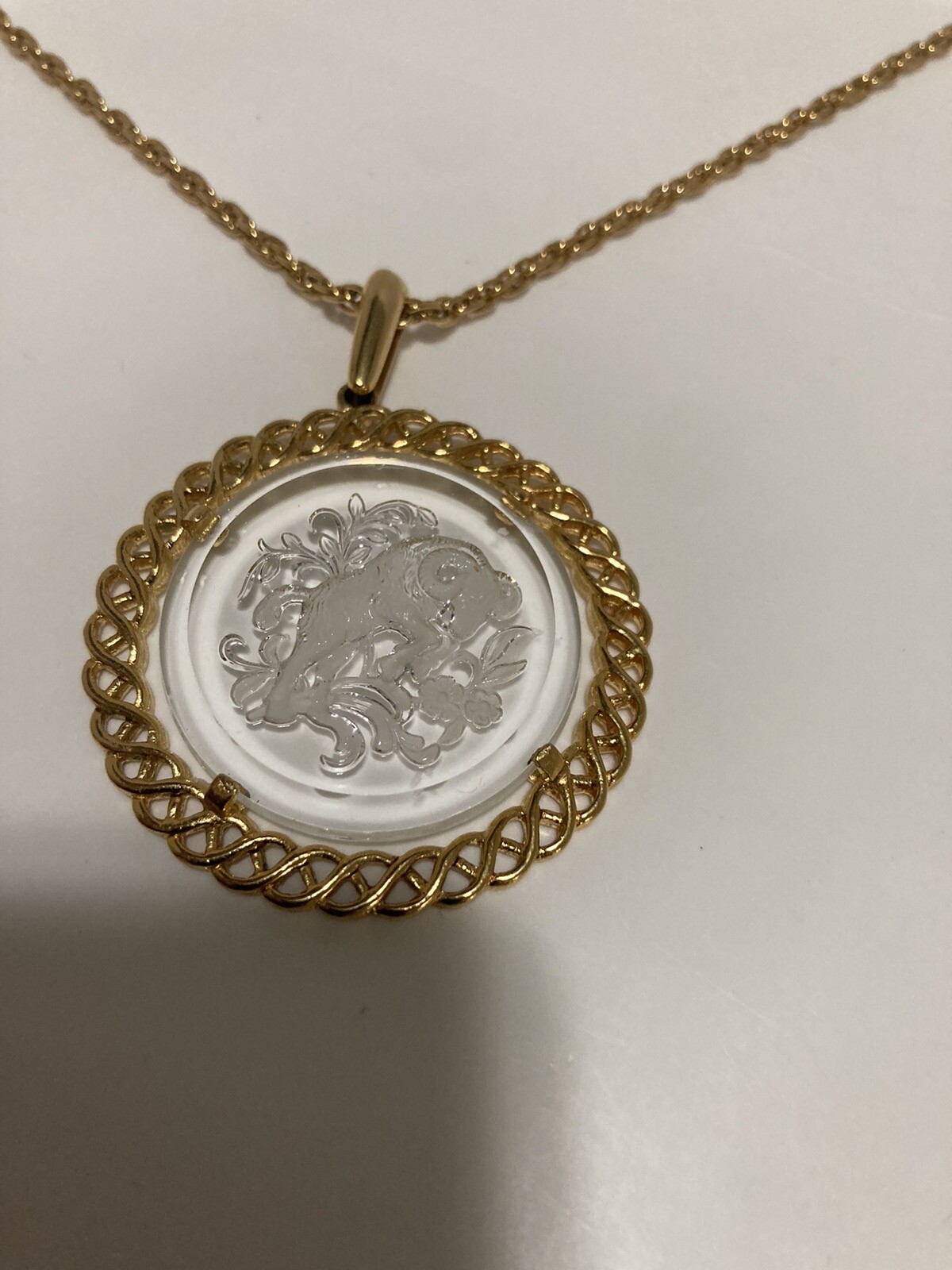 crown trifari zodiac aries medallion and necklace - Gem