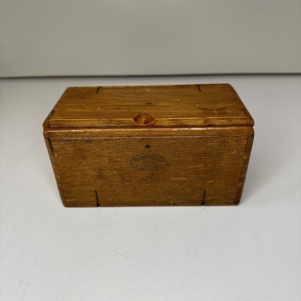 Singer Puzzle Box with Attachments Singer VS Vibrating Shuttle Machine ...
