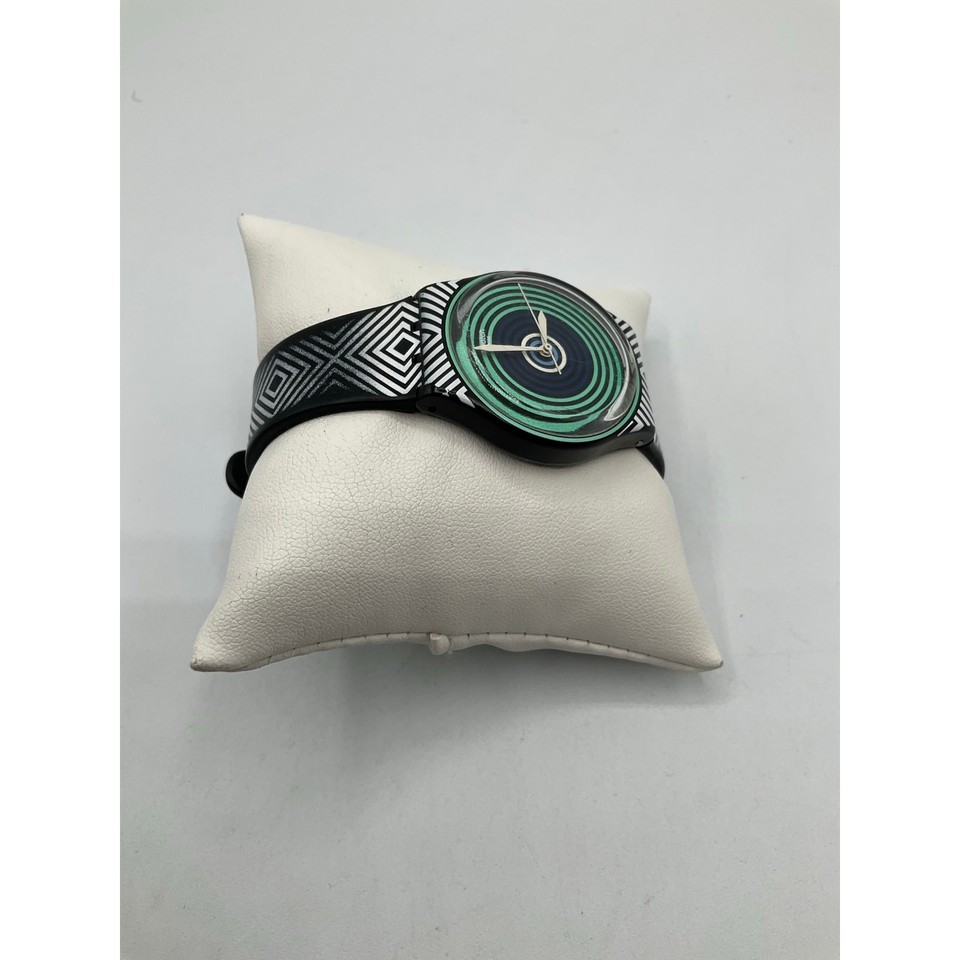 Pre- Owned Swatch Maxi Green Spell Watch- Black/Green/White- GB280 ...