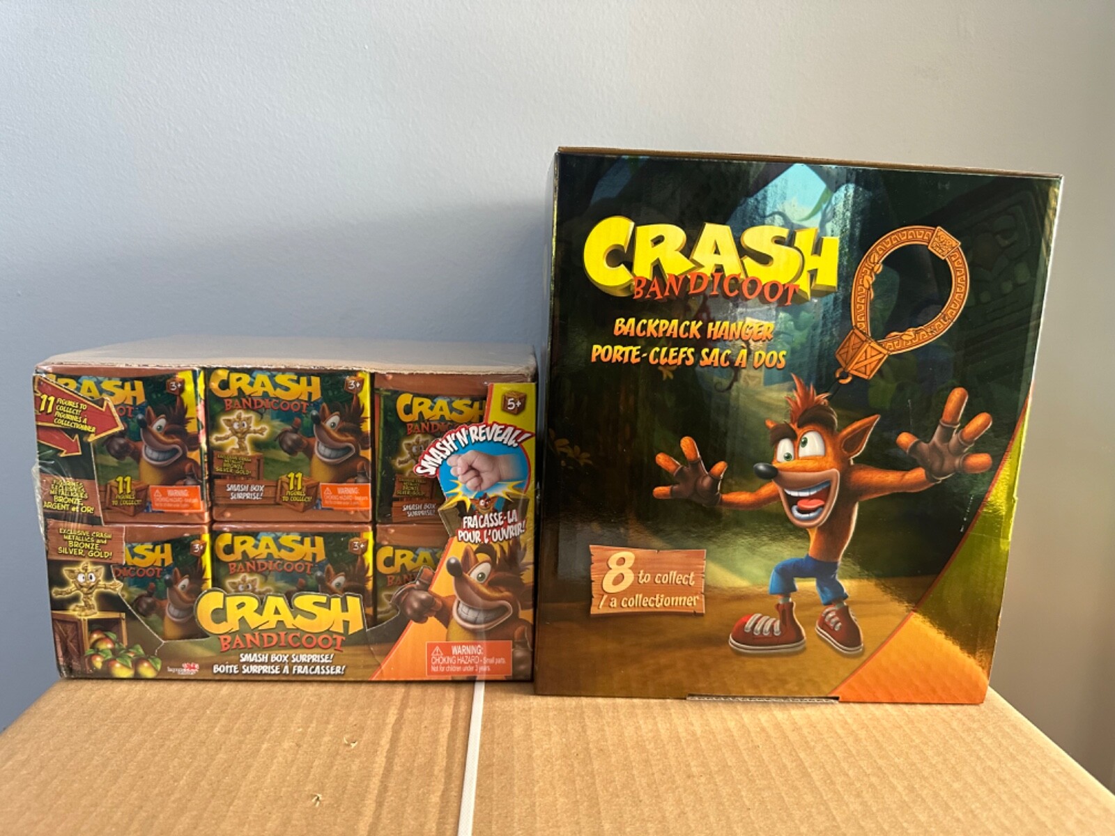 ULTIMATE SURPRISE Crash Bandicoot 24 Backpack Hangers/12 Smash Boxes ...