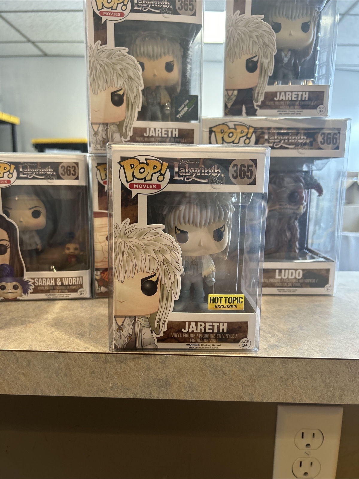 Funko Pop! Vinyl: Labyrinth - Jareth (Grey Outfit) - Hot Topic (HT ...