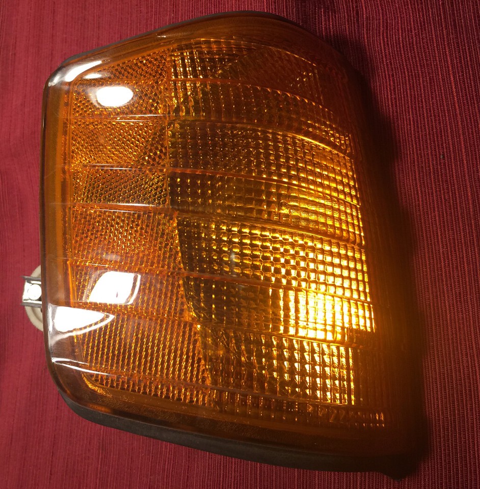 1982-93 Mercedes 190 W201 OEM Bosch Passenger Side RH Signal Light Lens ...