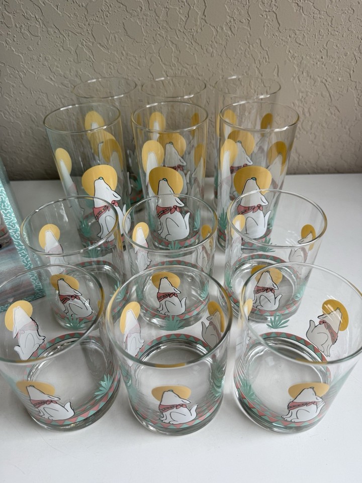 Vintage Howling Coyote Southwestern Glass Glasses Beverage Treasure ...