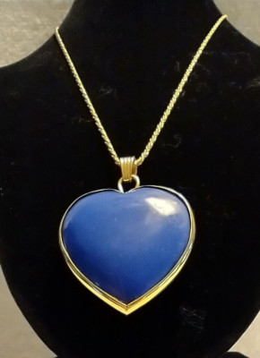 Vintage Blue Stone Heart Pendant Set in a Polished Solid 18K Yellow ...