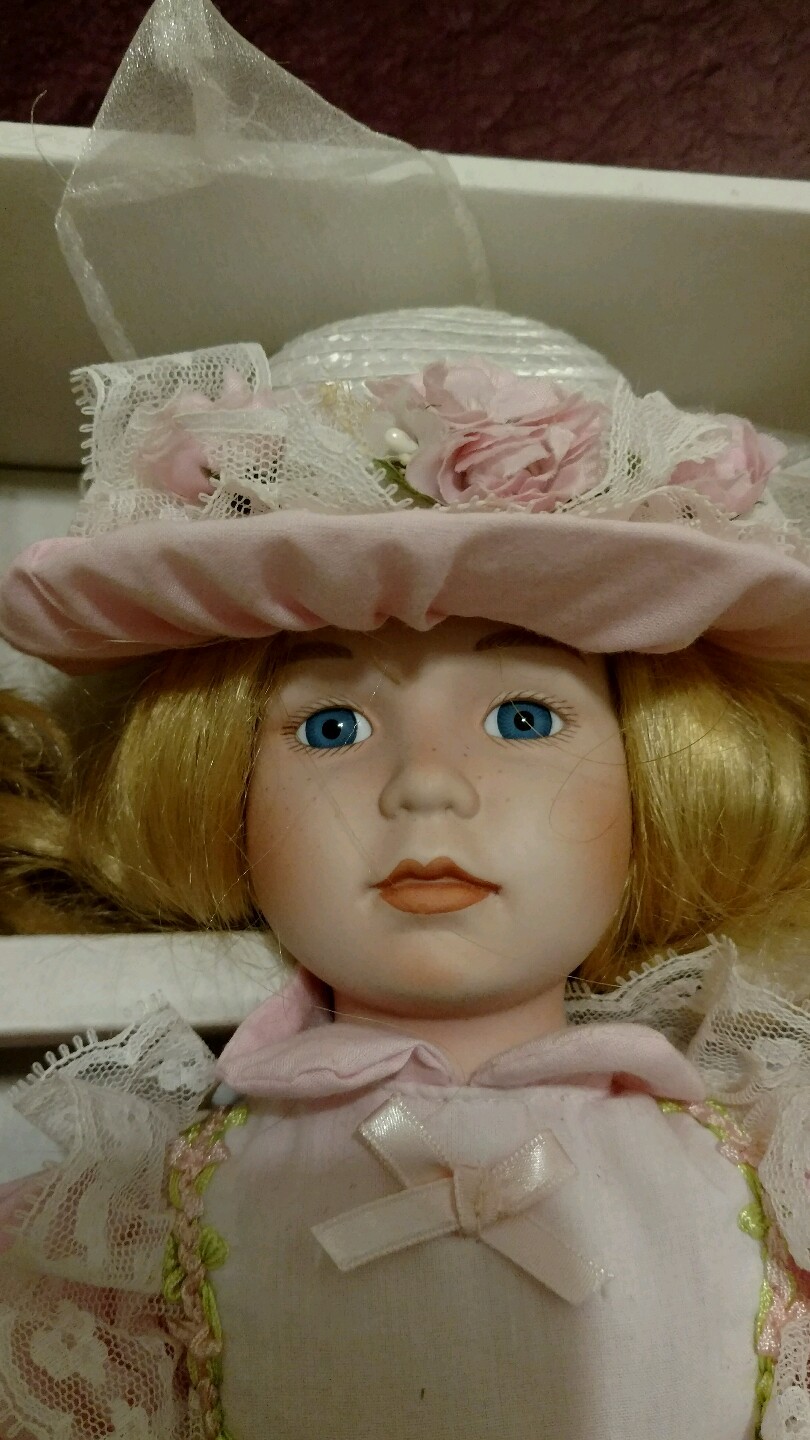 Dynasty Doll Collection Elizabeth Victorian Girl Doll Procleain Vintage ...