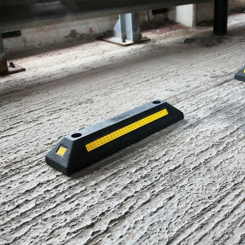 A Pair of Car Driveway Garage Parking Rubber Wheel Stopper Stop Block ...