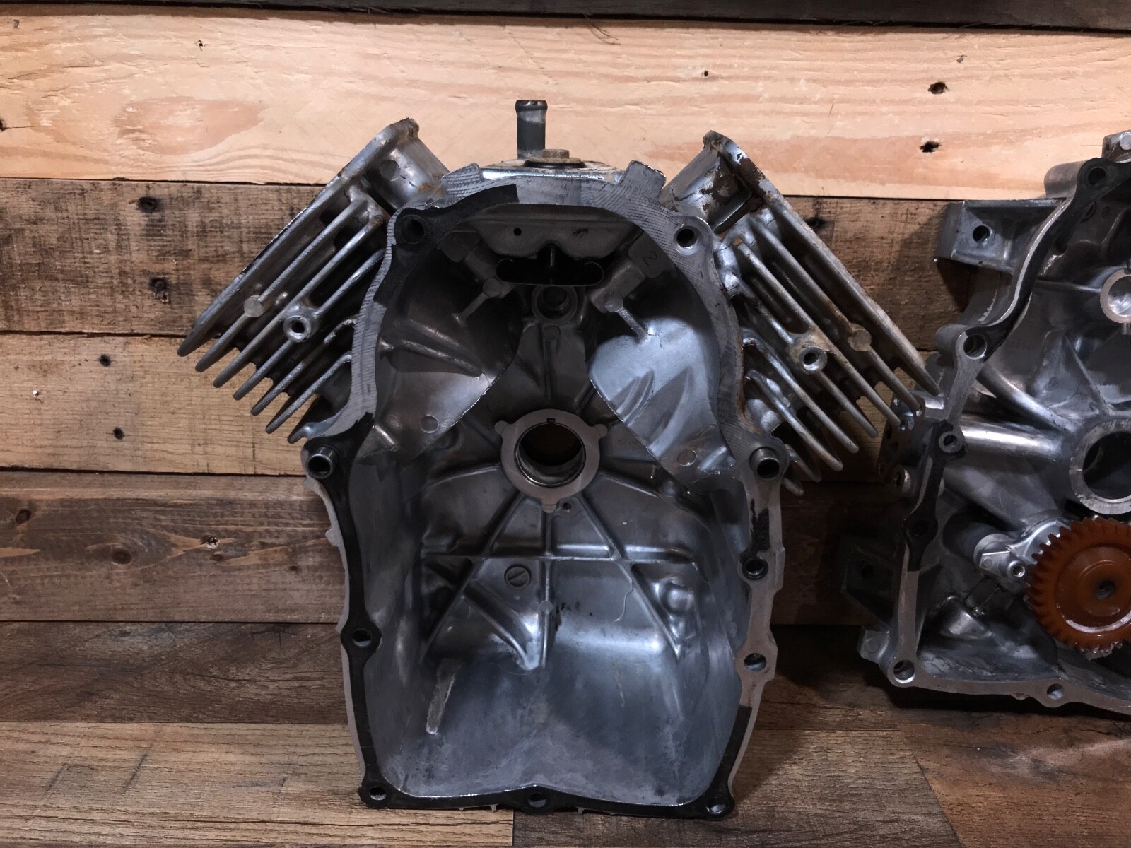 John Deere GT235 Briggs & Stratton 350777 Engine Block Crank Case W ...