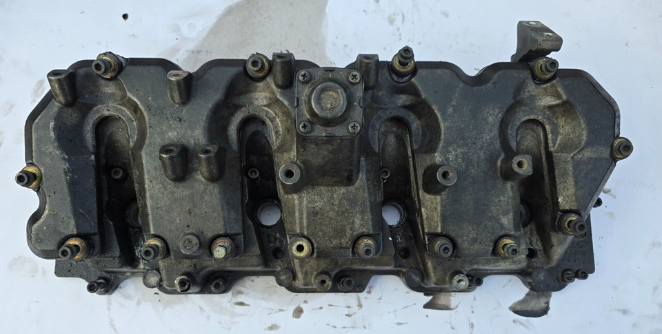 04.5-10 Chevy/GMC LLY LBZ LMM Duramax UPPER & LOWERVALVE COVER Pair ...